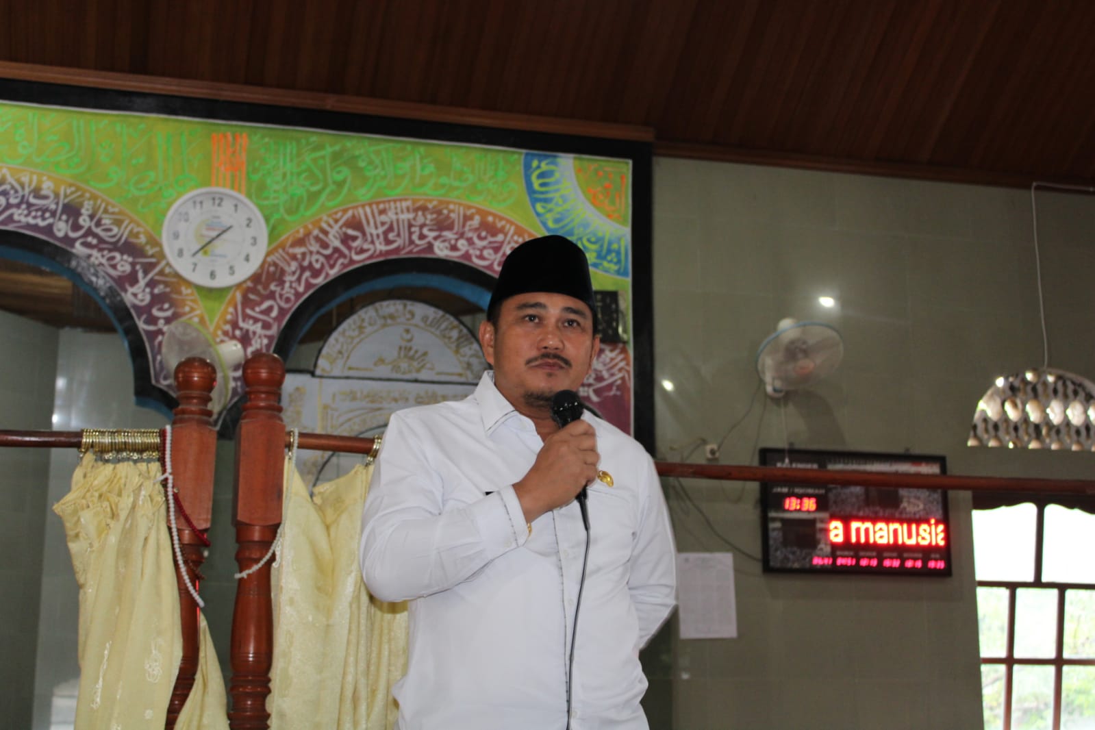 Bupati Bungo H Mashuri Sp Me Hadiri Sedekah Kubur Pemerintah